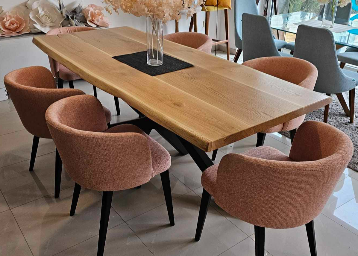 Chavle Chairs & Tables